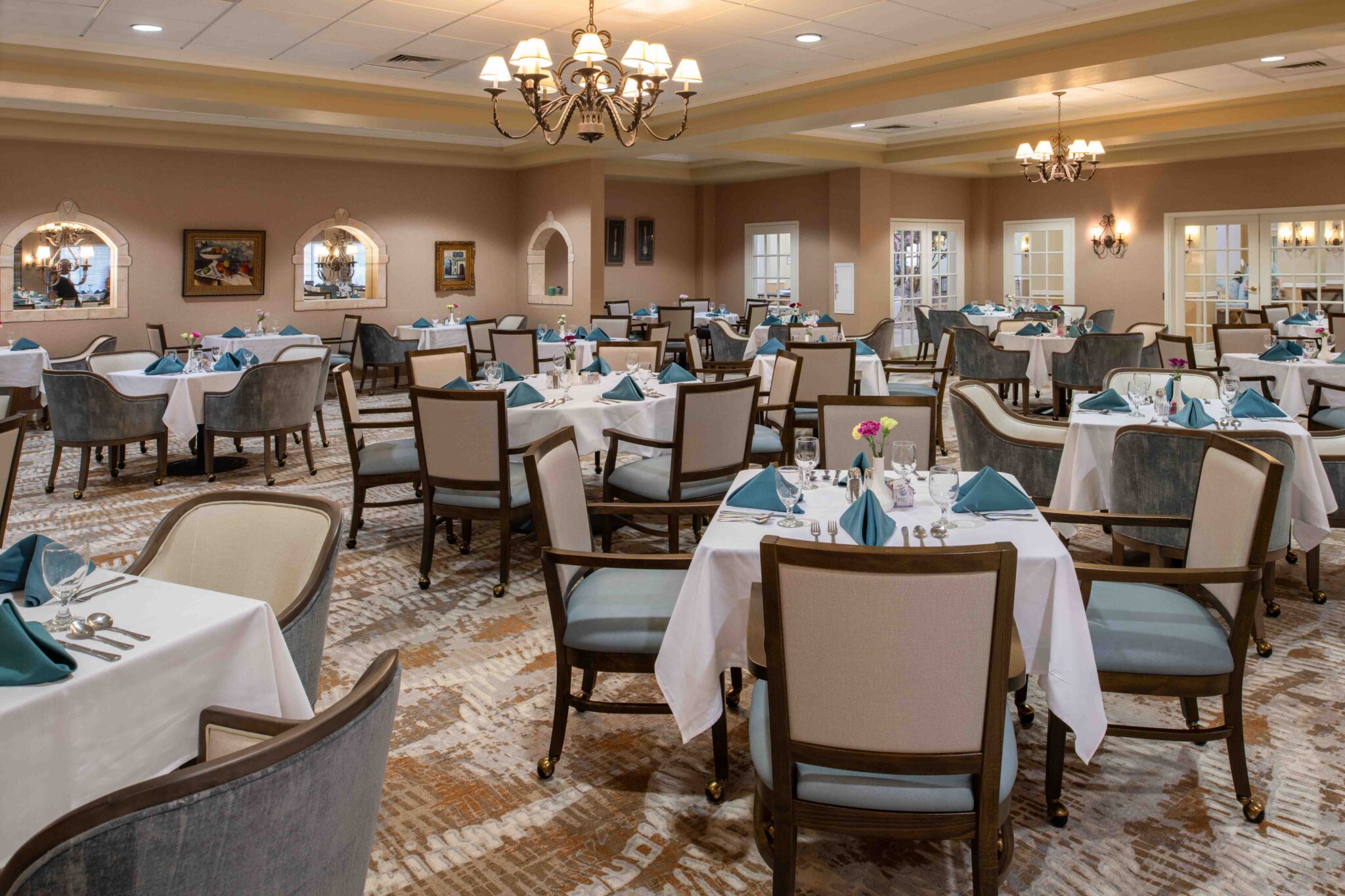 Senior Dining | The Heritage Tradition